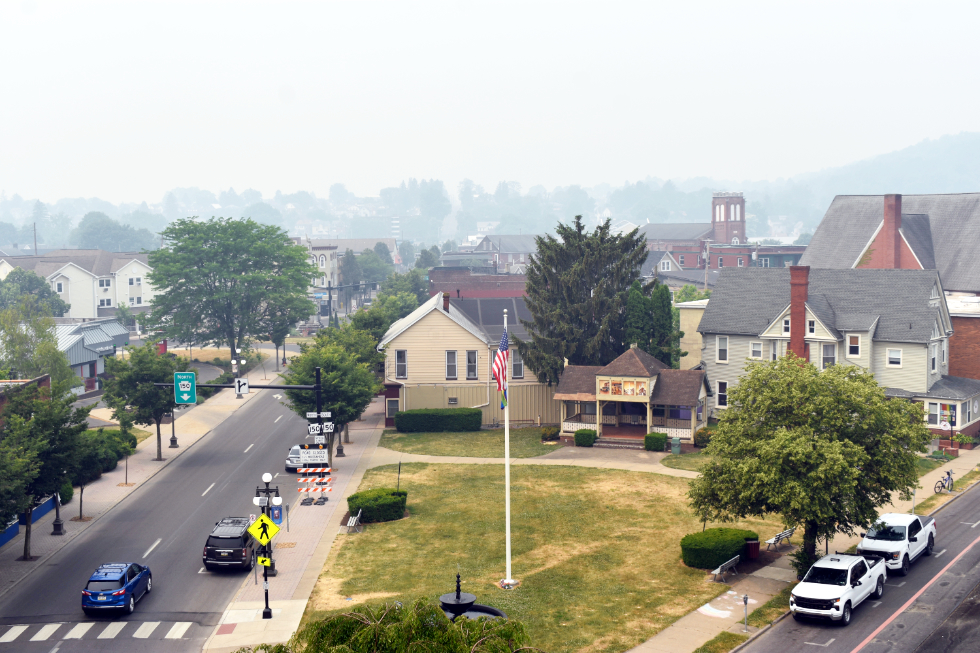 Wildfire smoke intensifies across region as air quality falls | News ...